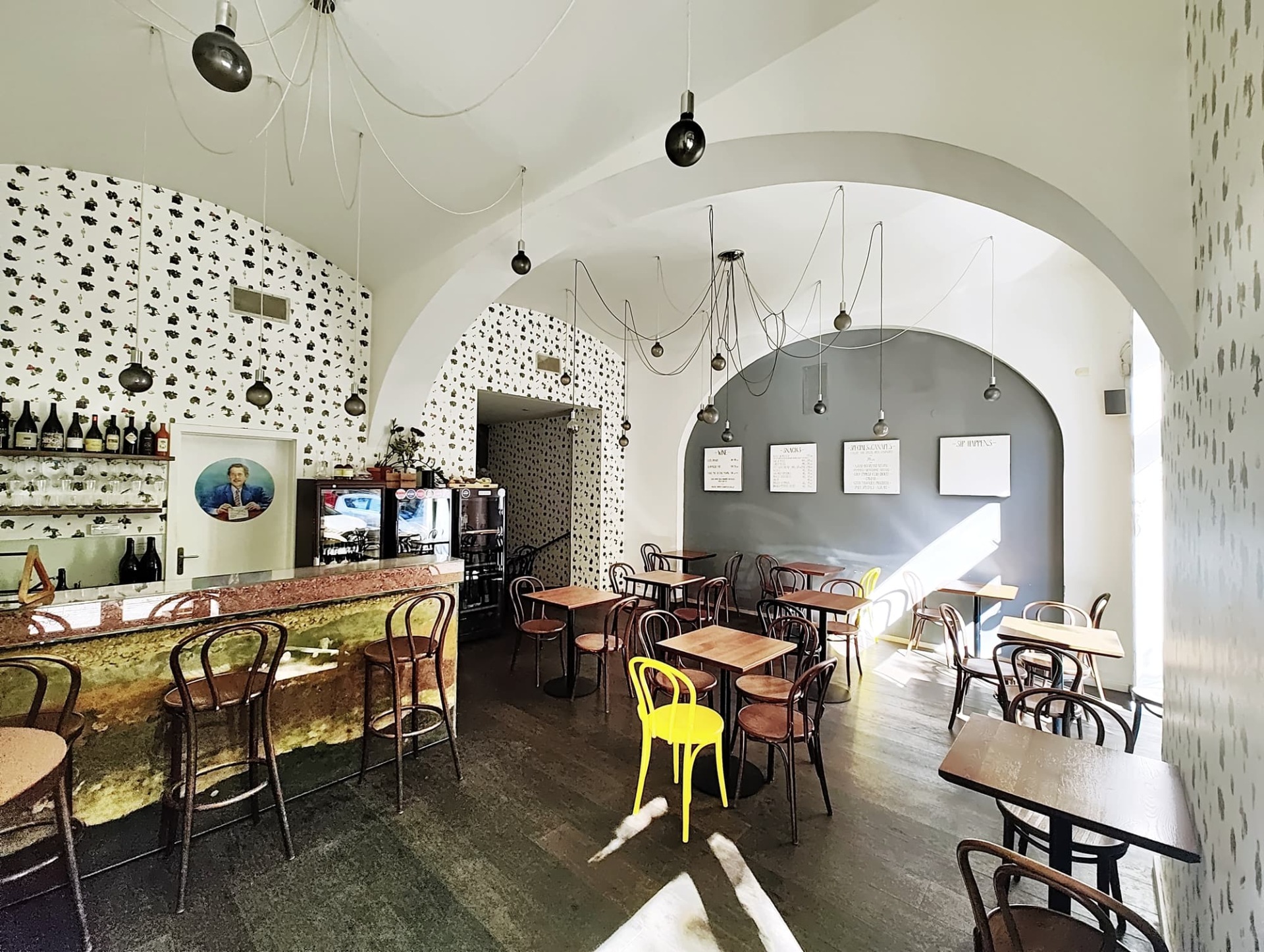 VELTLIN - Vetlin - autentický vinný bar