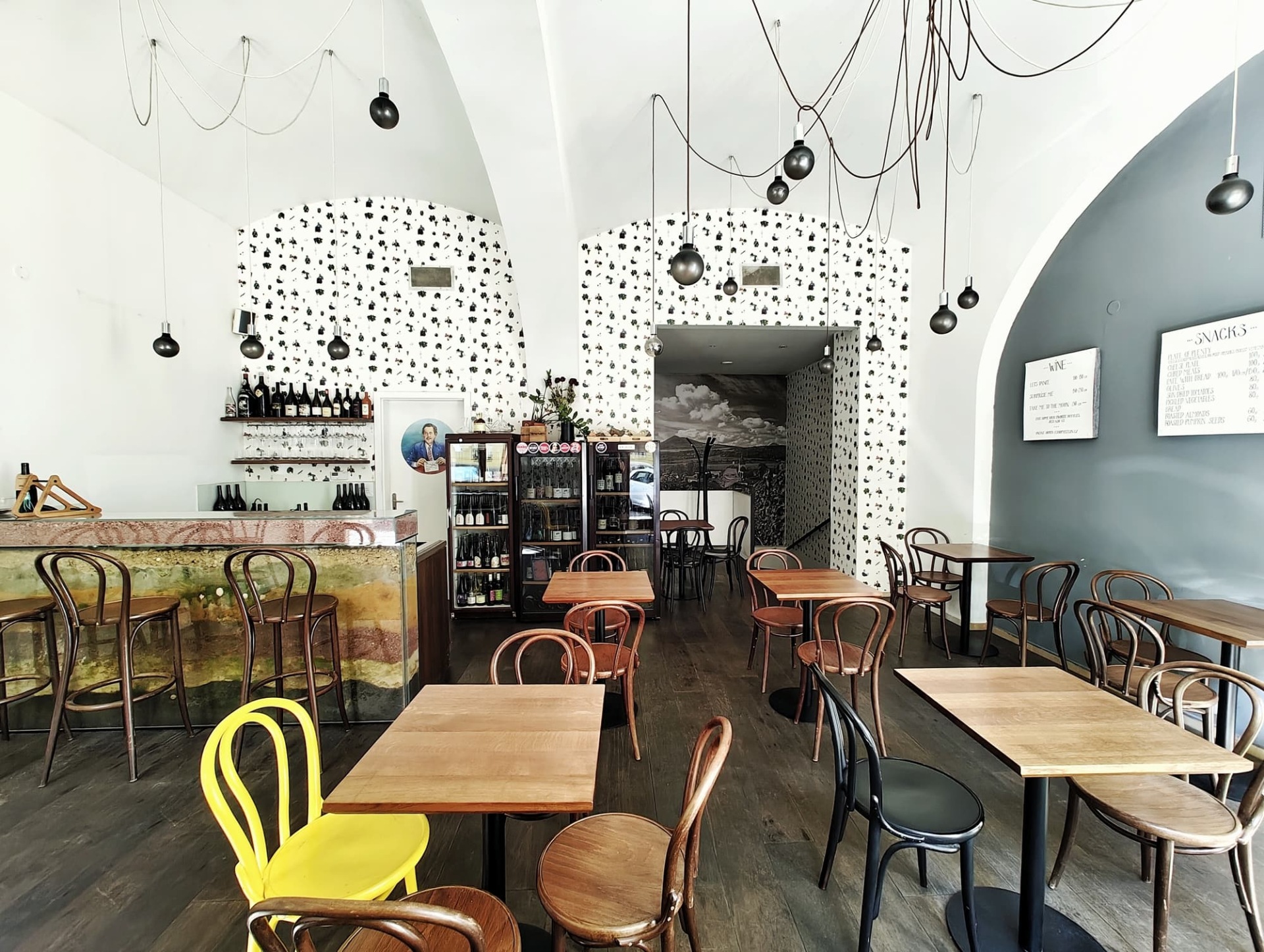 VELTLIN - Vetlin - autentický vinný bar